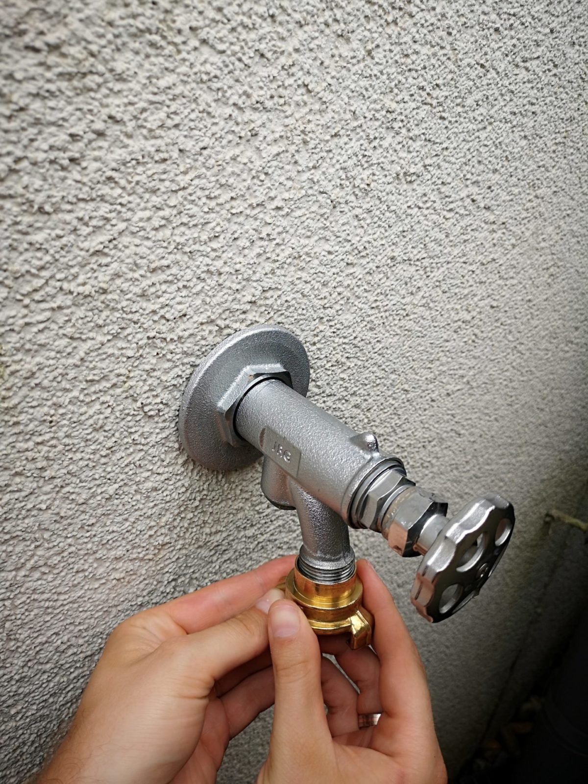 Determine the water flow rate at a specific water pressure - Irrigation ...